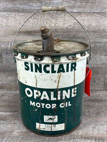 Vintage Sinclair 5 gallon oil can - Schneider Auctioneers LLC