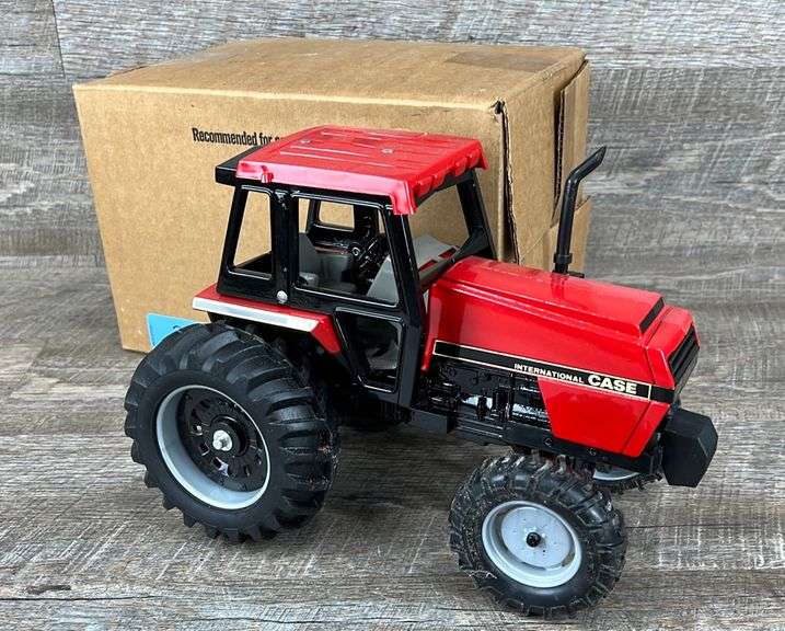 Collector Series Case International 1/16 3294 Tractor - Schneider Auctioneers LLC