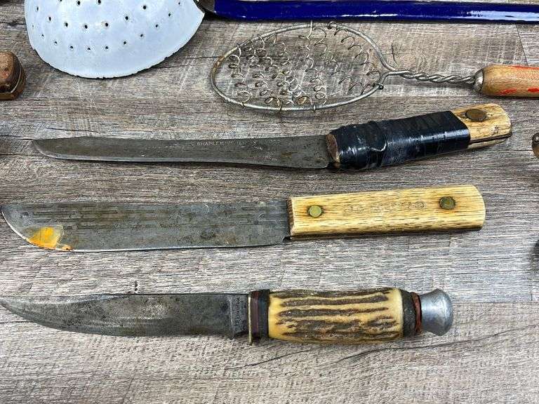 Group of kitchen ware - Schneider Auctioneers LLC