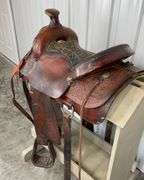Hereford Tex Tan roping saddle - Schneider Auctioneers LLC