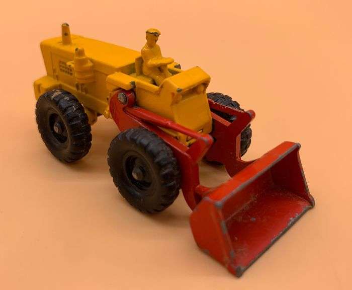 Lesney no. 43 Aveling-Barford tractor shovel - Schneider Auctioneers LLC