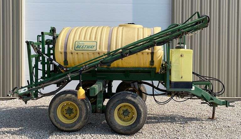 Ritchie Bestway 750 gallon pull type sprayer - Schneider Auctioneers LLC
