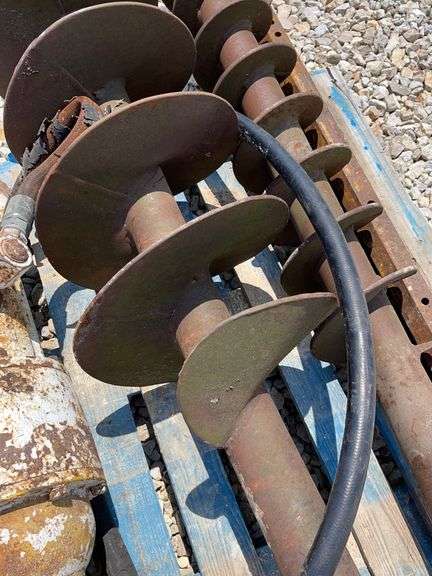 Altec hydraulic auger drive w/ augers - Schneider Auctioneers LLC