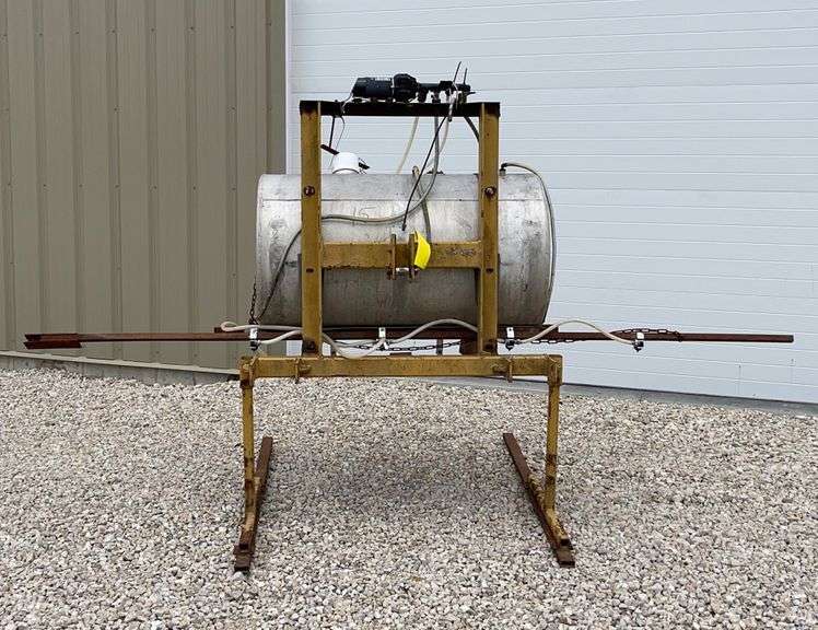 Homemade 3-pt sprayer - Schneider Auctioneers LLC