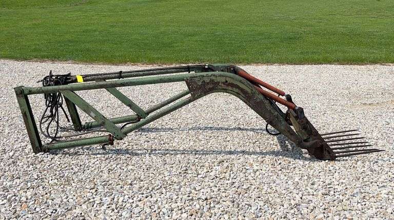 John Deere 45W front loader - Schneider Auctioneers LLC