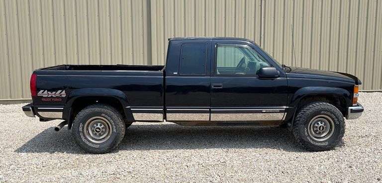 1997 Chevrolet 2500 4x4 - Schneider Auctioneers LLC