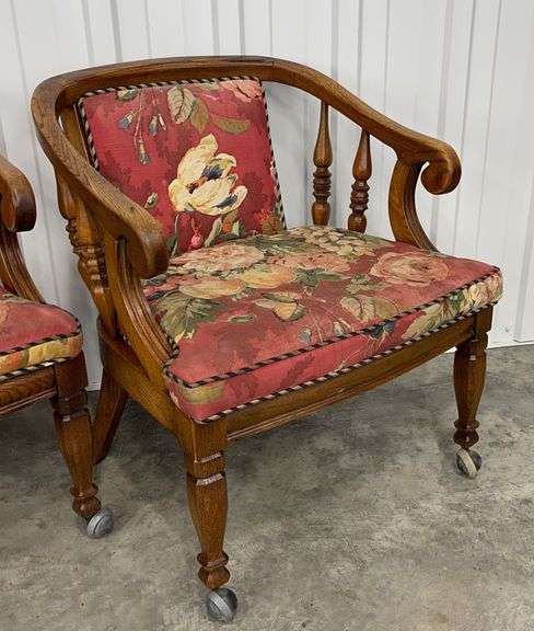 Vintage octagon dining table w/ 4 chairs - Schneider Auctioneers LLC