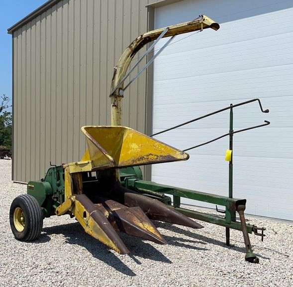 John Deere 38 silage chopper w/ 2-row head - Schneider Auctioneers LLC