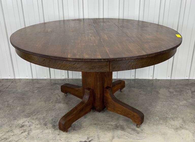 Antique oak round pedestal table - Schneider Auctioneers LLC