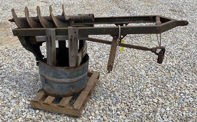 Homemade 3-pt post hole digger w/ stand - Schneider Auctioneers LLC