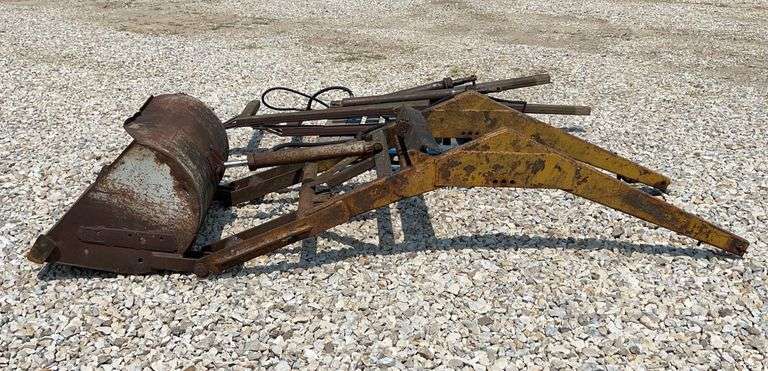 New Idea front end loader - Schneider Auctioneers LLC