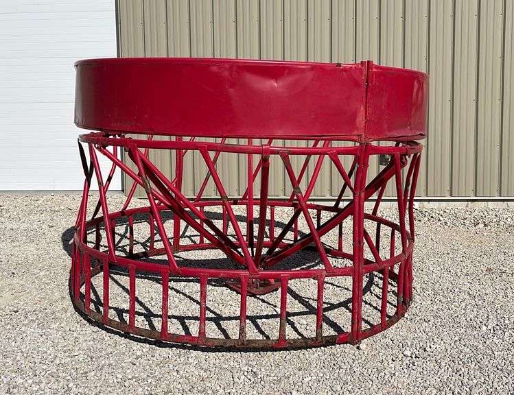 Steel bale feed ring w/ hay saver - Schneider Auctioneers LLC