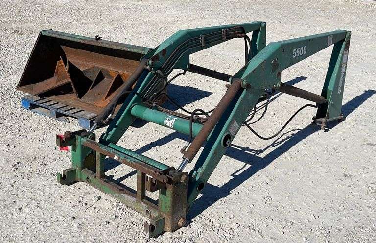 KD 5500 loader w/ bucket - Schneider Auctioneers LLC