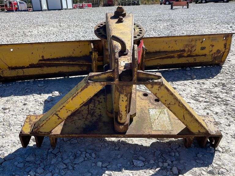 Servis-Rhino 8' 3-pt. grader blade - Schneider Auctioneers LLC