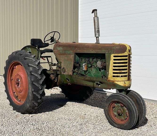 Oliver 77 gas tractor - Schneider Auctioneers LLC