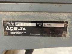 Delta 37-196 6" jointer - Schneider Auctioneers LLC