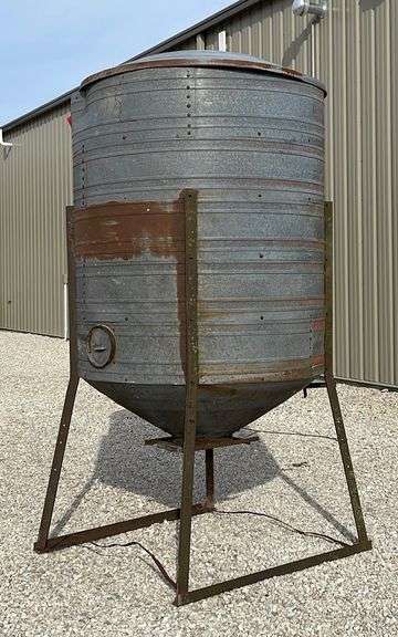 Galvanized steel bulk feed bin - Schneider Auctioneers LLC