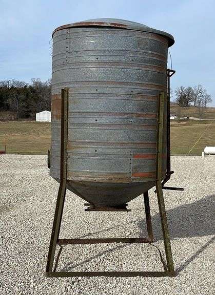 Galvanized steel bulk feed bin - Schneider Auctioneers LLC