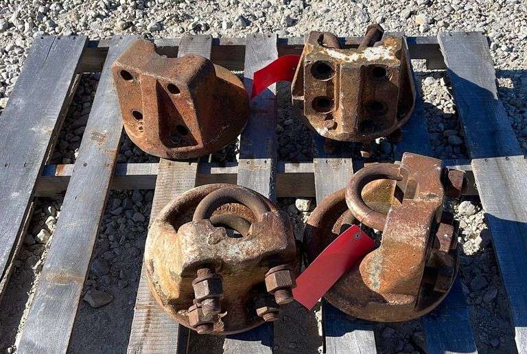 2 sets axle mount dual hubs - Schneider Auctioneers LLC