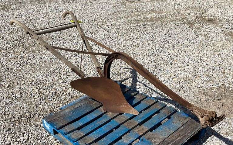 Antique walk behind horse drawn plow - Schneider Auctioneers LLC