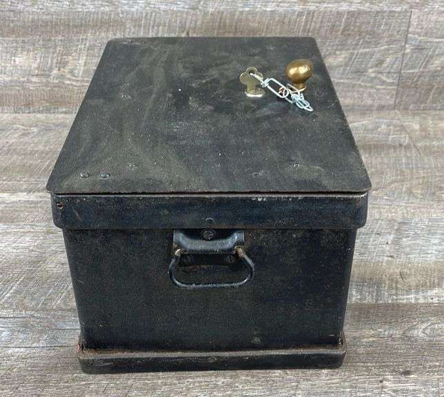 Antique iron lockbox w/ key - Schneider Auctioneers LLC
