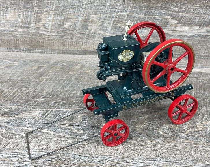 2-IH toy hit & miss engines - Schneider Auctioneers LLC