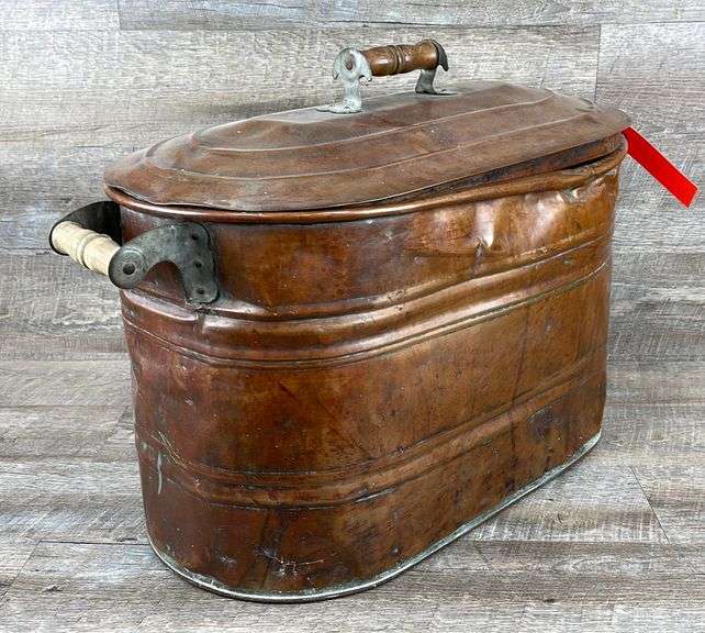 Antique copper wash boiler w/ lid - Schneider Auctioneers LLC