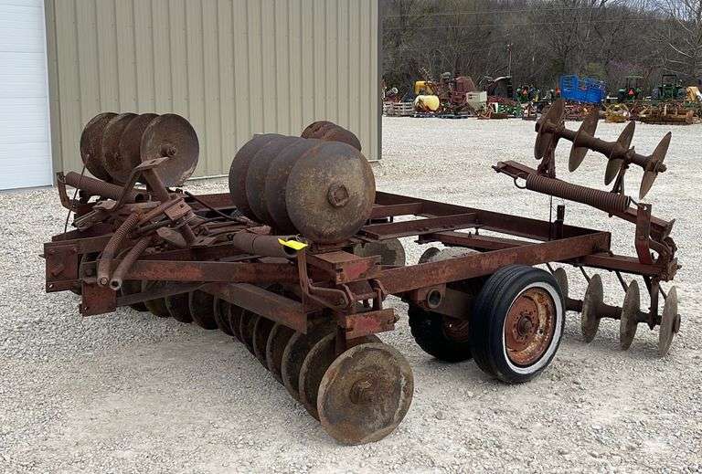 International 470 16' wheel disc - Schneider Auctioneers LLC