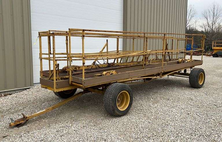 Rustgo 195 mobile work platform - Schneider Auctioneers LLC