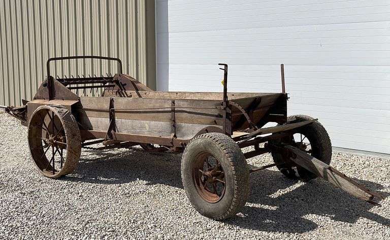 Antique horse drawn manure spreader - Schneider Auctioneers LLC