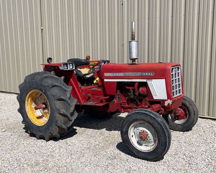 International 574 utility tractor - Schneider Auctioneers LLC
