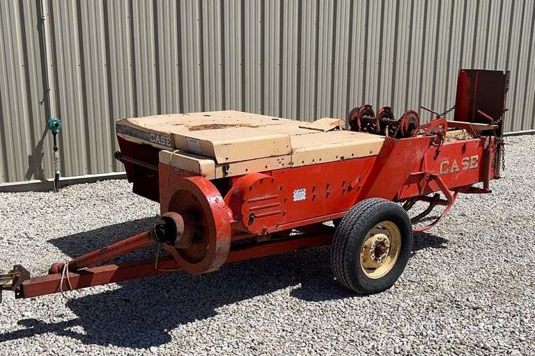 Case 220 square hay baler - Schneider Auctioneers LLC
