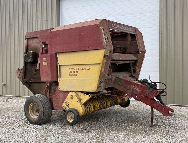 New Holland 853 chain round baler - Schneider Auctioneers LLC