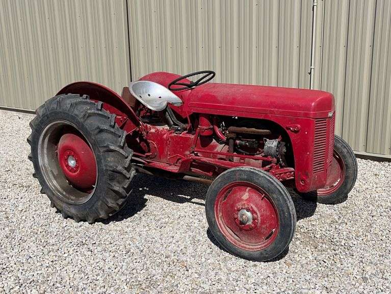 Ferguson TO20 tractor - Schneider Auctioneers LLC
