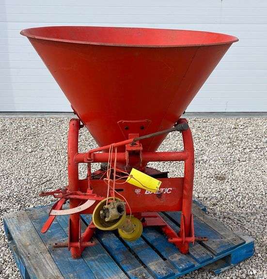 Baltimatic 3-pt spreader - Schneider Auctioneers LLC