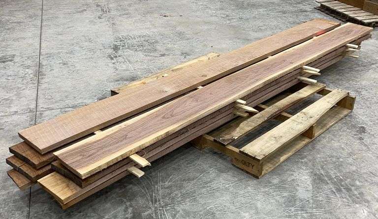 8 rough sawn 1"x walnut boards - Schneider Auctioneers LLC