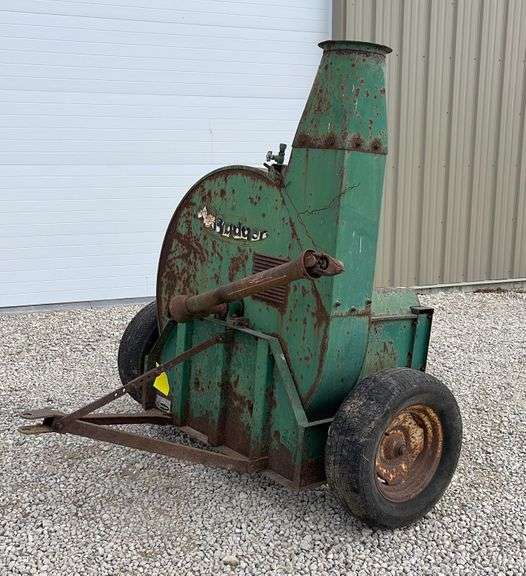 Badger silage blower - Schneider Auctioneers LLC
