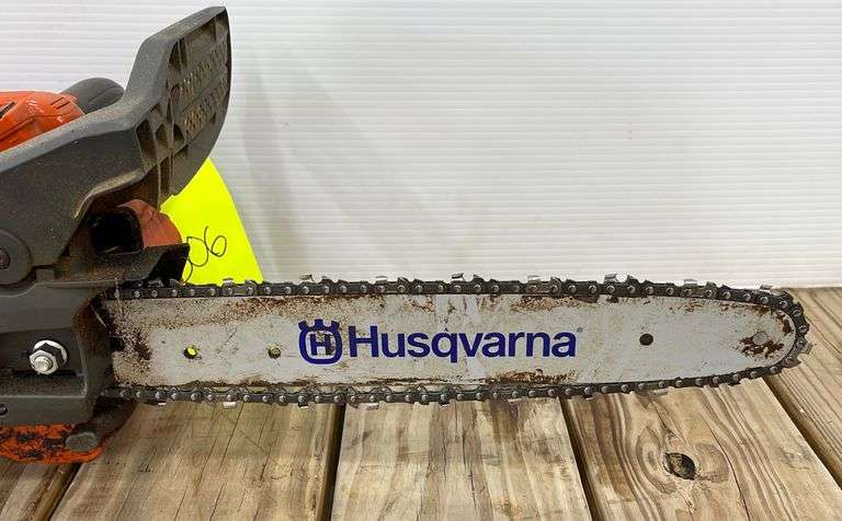 Husqvarna T435 chainsaw - Schneider Auctioneers LLC
