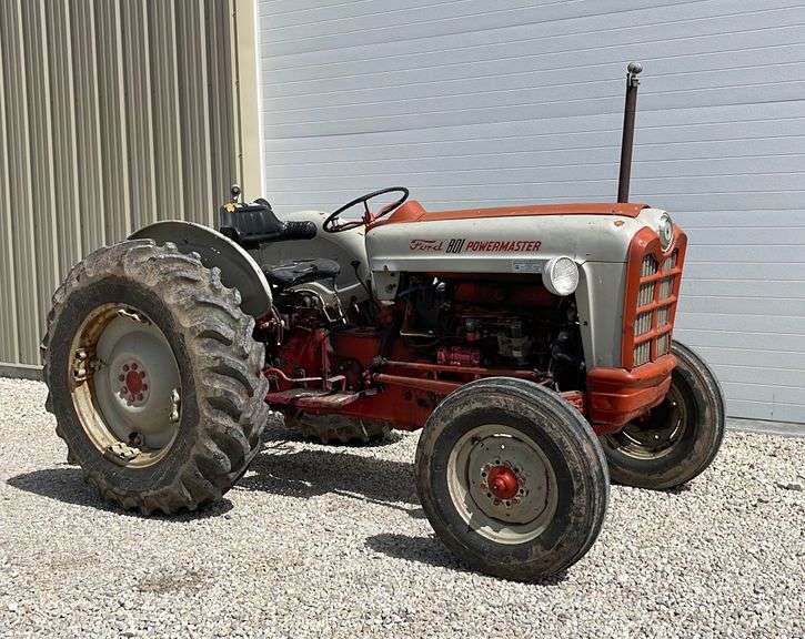 Ford 801 Powermaster diesel tractor - Schneider Auctioneers LLC