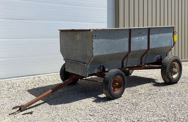 Electric Wheel wagon w/ barge box - Schneider Auctioneers LLC