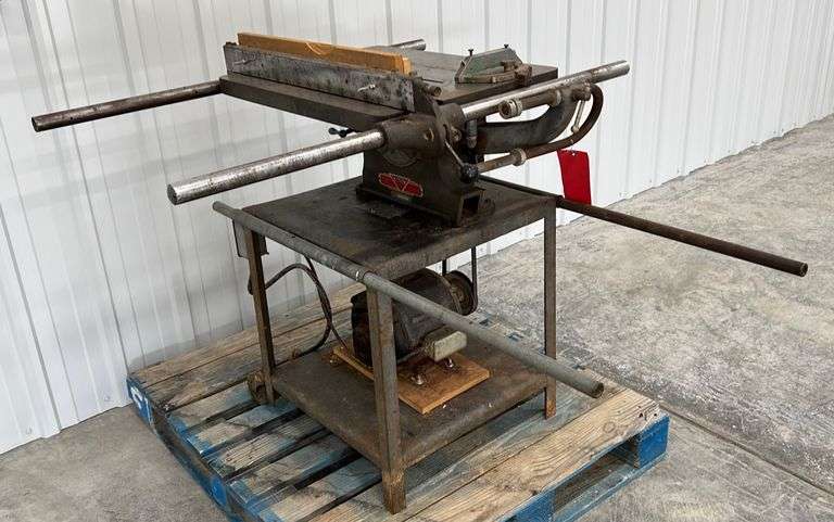 Delta table saw - Schneider Auctioneers LLC