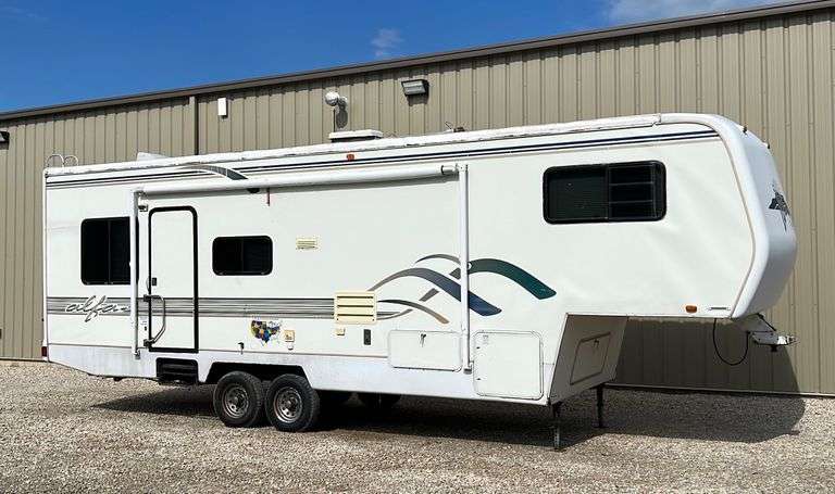 1997 Alfa Ideal 31' 5th wheel camper - Schneider Auctioneers LLC