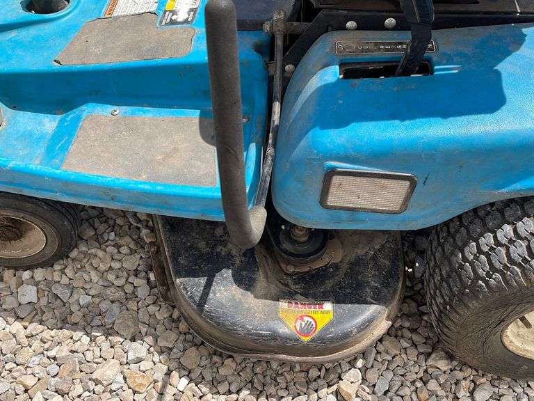 Dixon 4423 zero turn mower - Schneider Auctioneers LLC