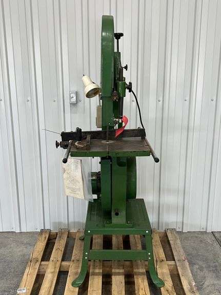 Grizzly 18” bandsaw - Schneider Auctioneers LLC