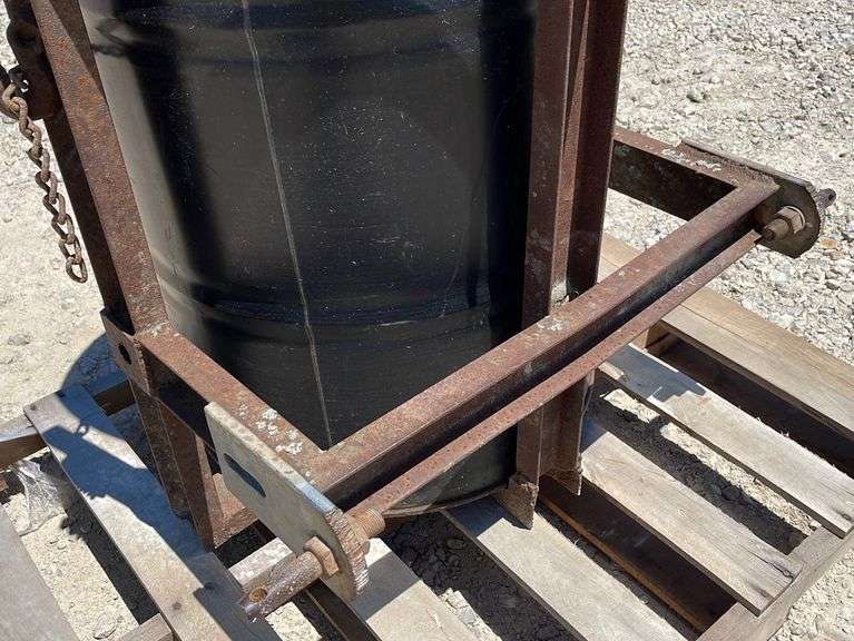 3-pt. barrel carrier counter weight - Schneider Auctioneers LLC