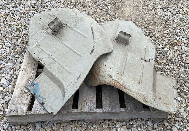 2-Ford tractor fenders, some rust - Schneider Auctioneers LLC