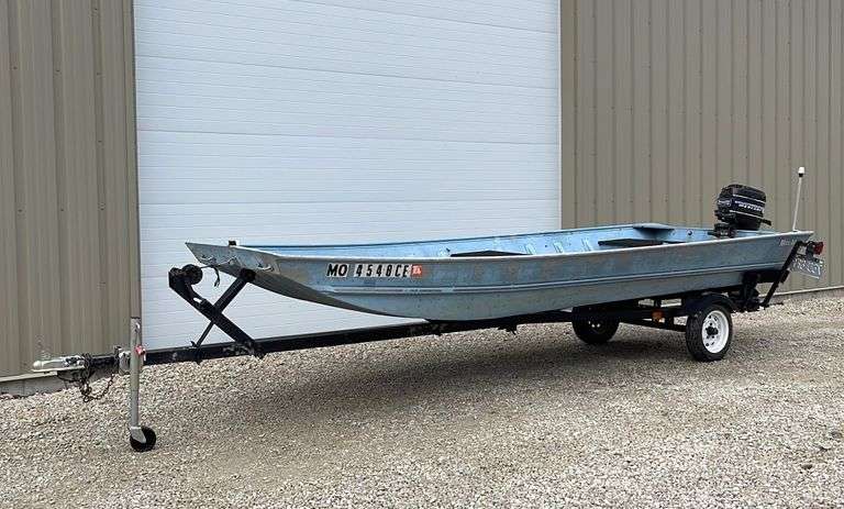 1987 MonArk 16' flat bottom jon boat - Schneider Auctioneers LLC