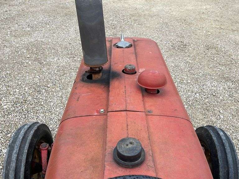 International 444 gas tractor, bad engine - Schneider Auctioneers LLC