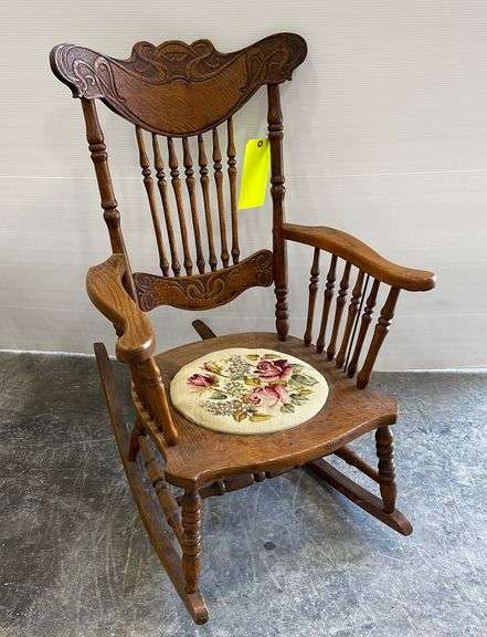 Antique oak rocking chair - Schneider Auctioneers LLC
