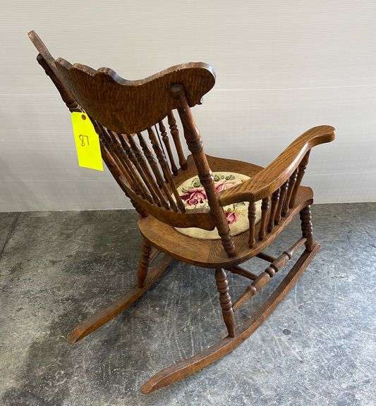 Antique oak rocking chair - Schneider Auctioneers LLC
